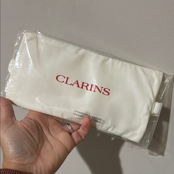 Clarins | Skincare | Nip Clarins Reusable Hot Cold Gel Beads Eye Mask ...